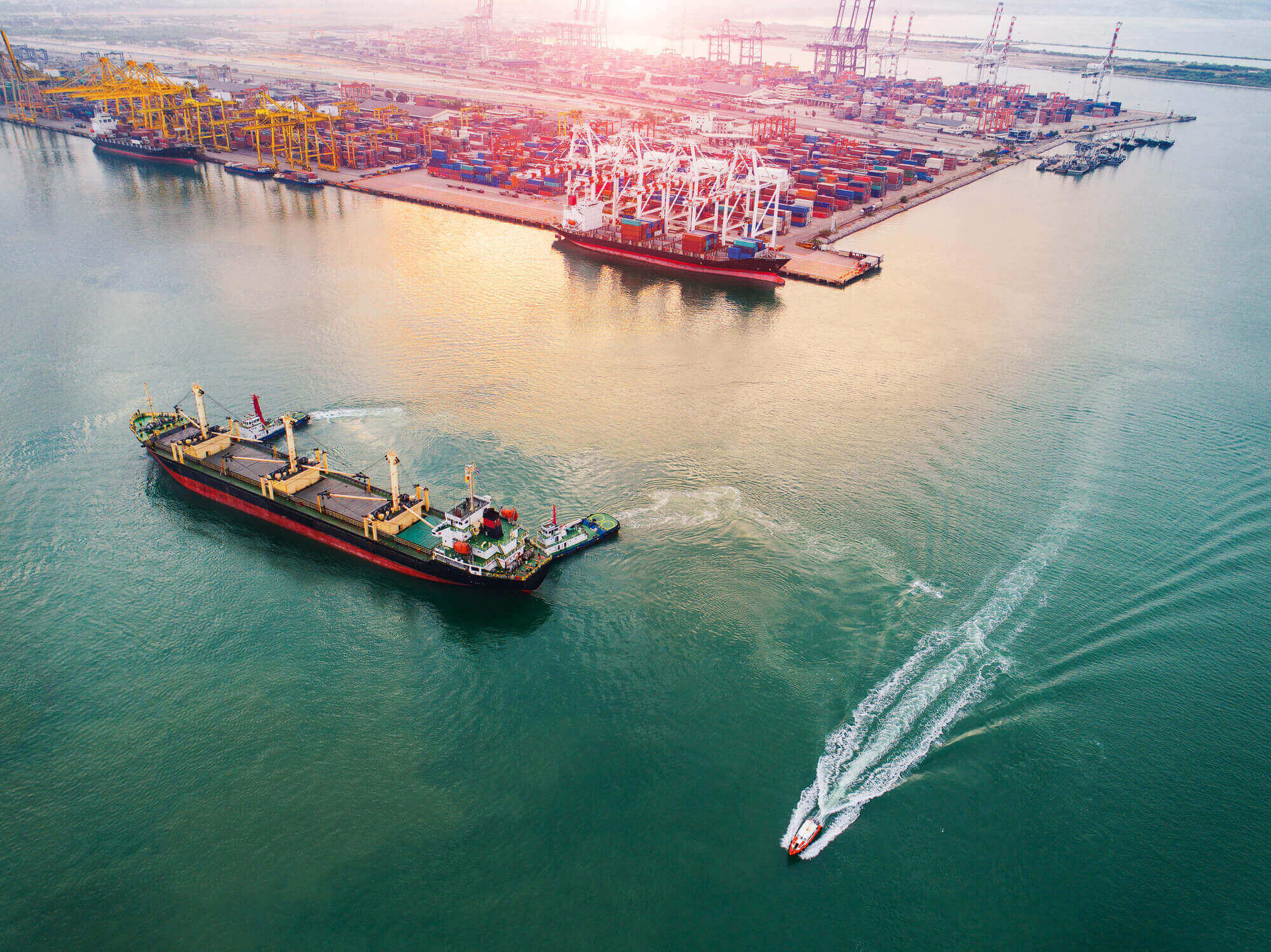 Port dredging: what is the competitive advantage for the ports?